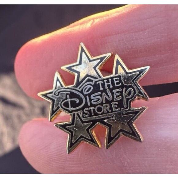 Disney | Other | The Disney Store Employee Cast Member 5 Star Gold Tone ...